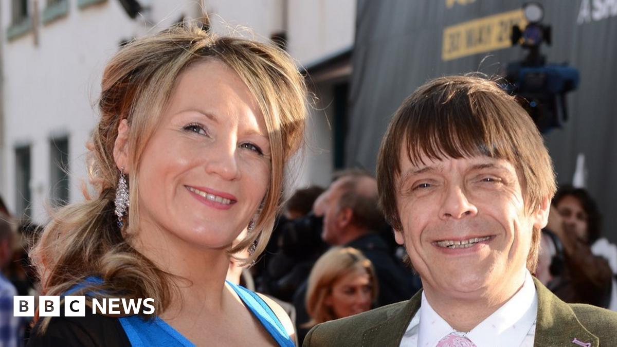Imelda Mounfield, wife of Stone Roses bassist Mani, dies from cancer ...