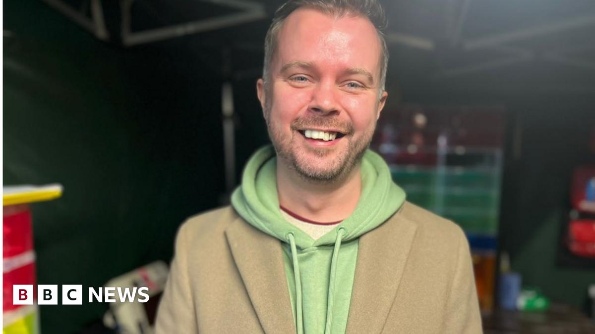 Sheffield 'safe square' opens for festive revellers - BBC News