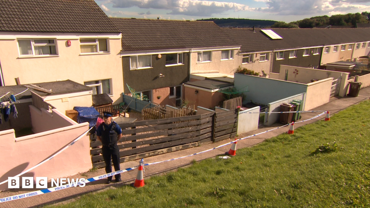 Man arrested for murder after woman dies in Plymouth - BBC News