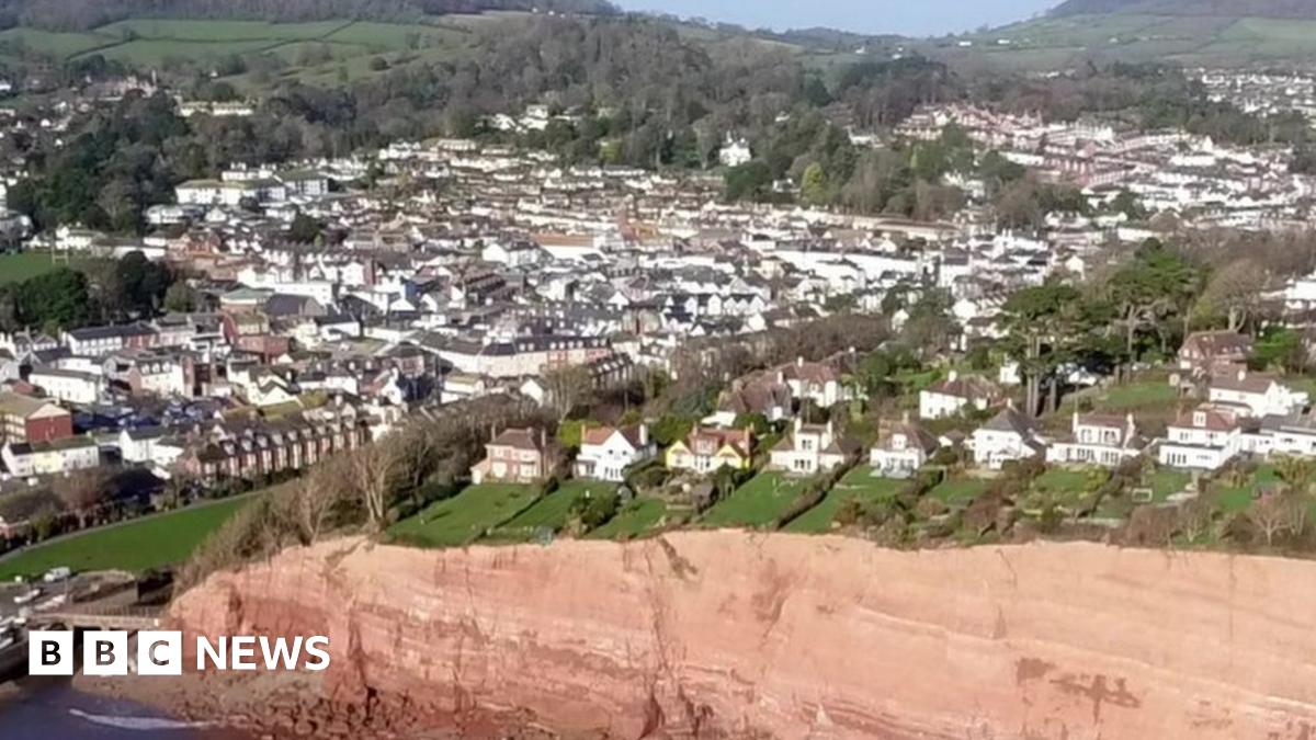 Council tax set to double for Devon second homes - BBC News