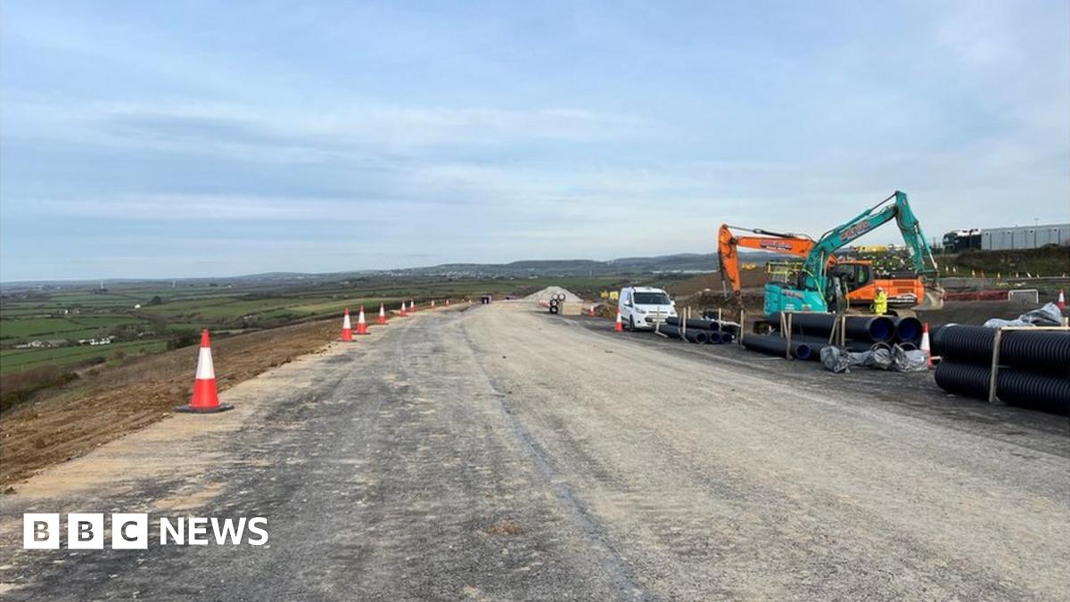 Cornwall A30 upgrade: Community drop-ins being held - BBC News