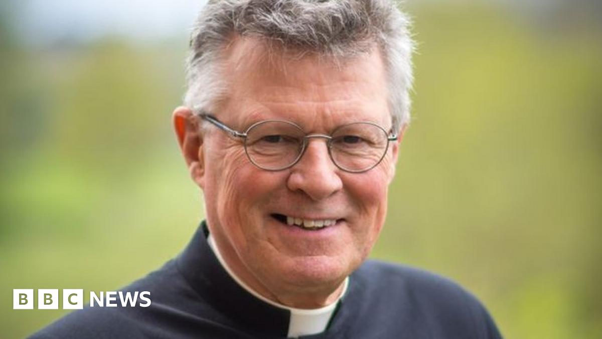 Dean of Worcester's retirement announced - BBC News
