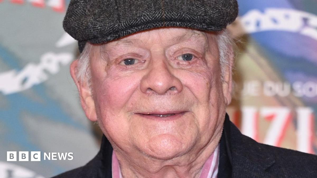 Sir David Jason describes Covid collapse - BBC News