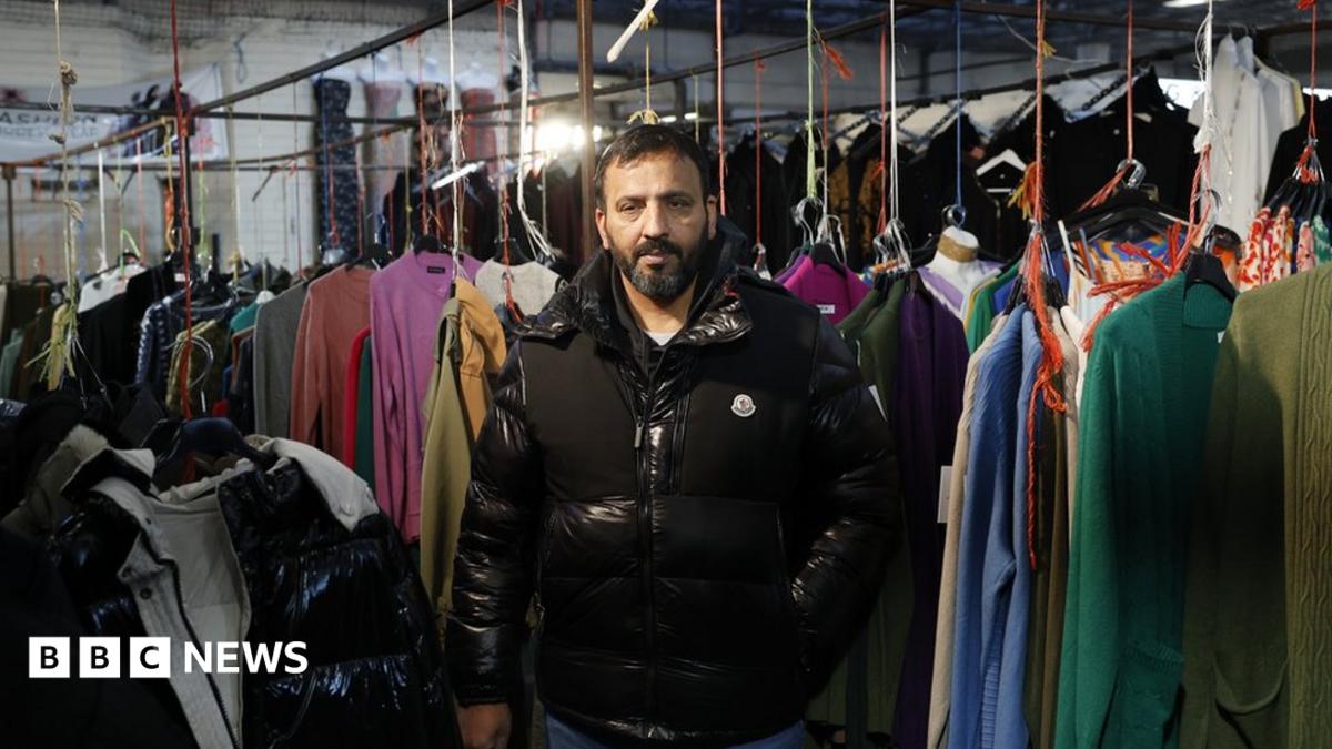 Newham Market customers scared away by crime, say traders - BBC News