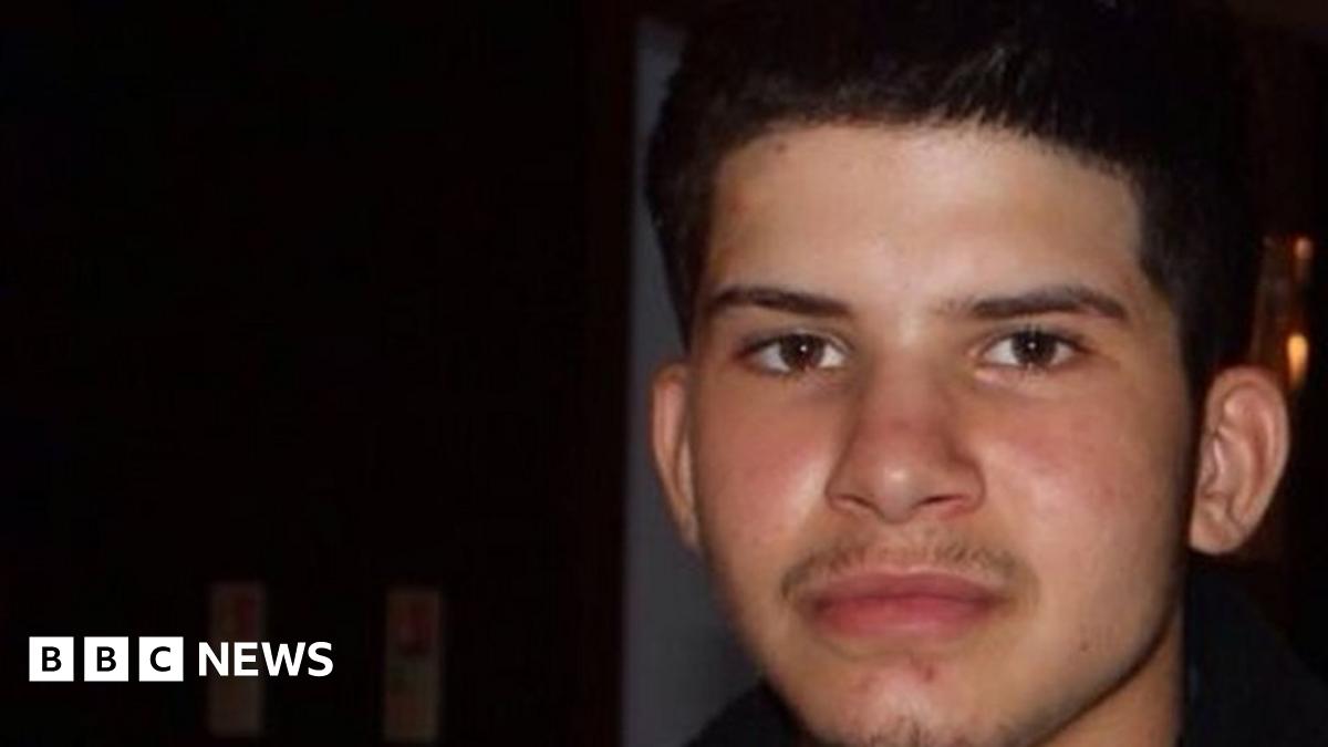 Moss Side stabbing: Seventh arrest in Abdul Hafidah murder probe - BBC News