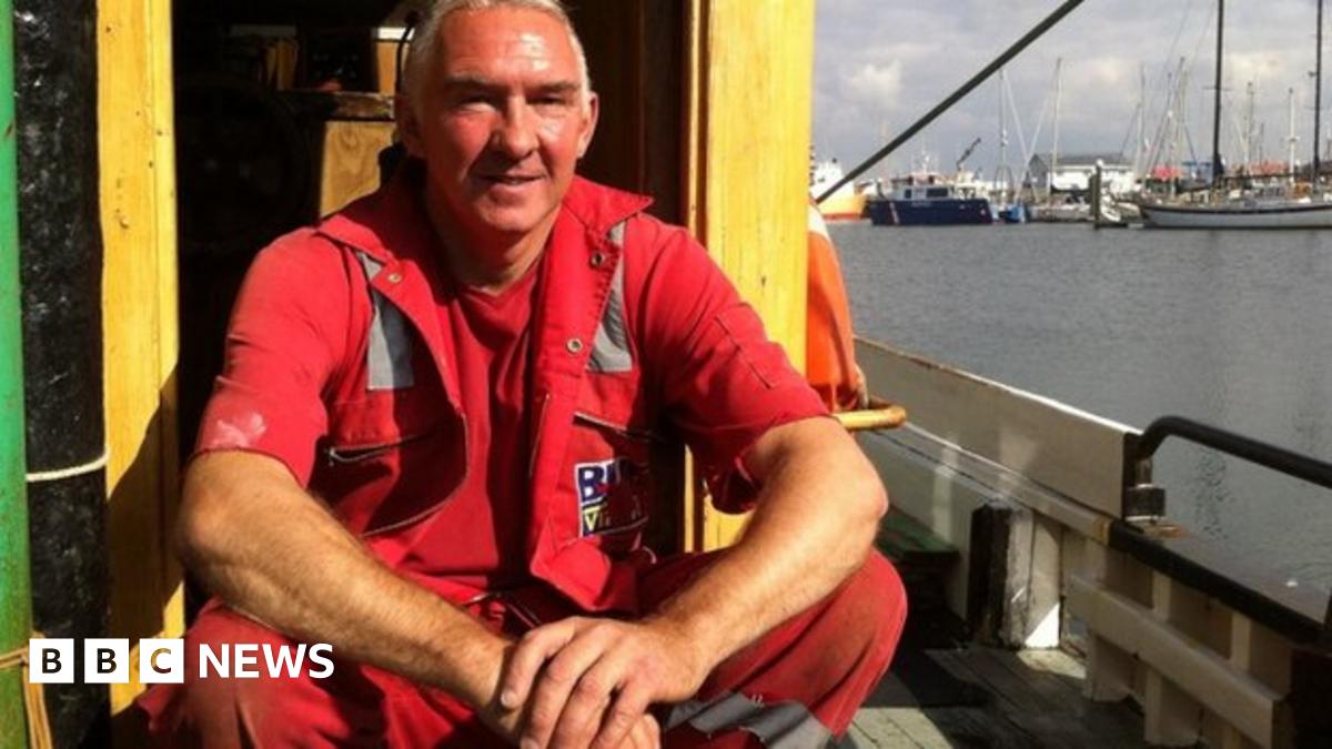 Fleetwood's last trawlerman laments the loss of an industry - BBC News