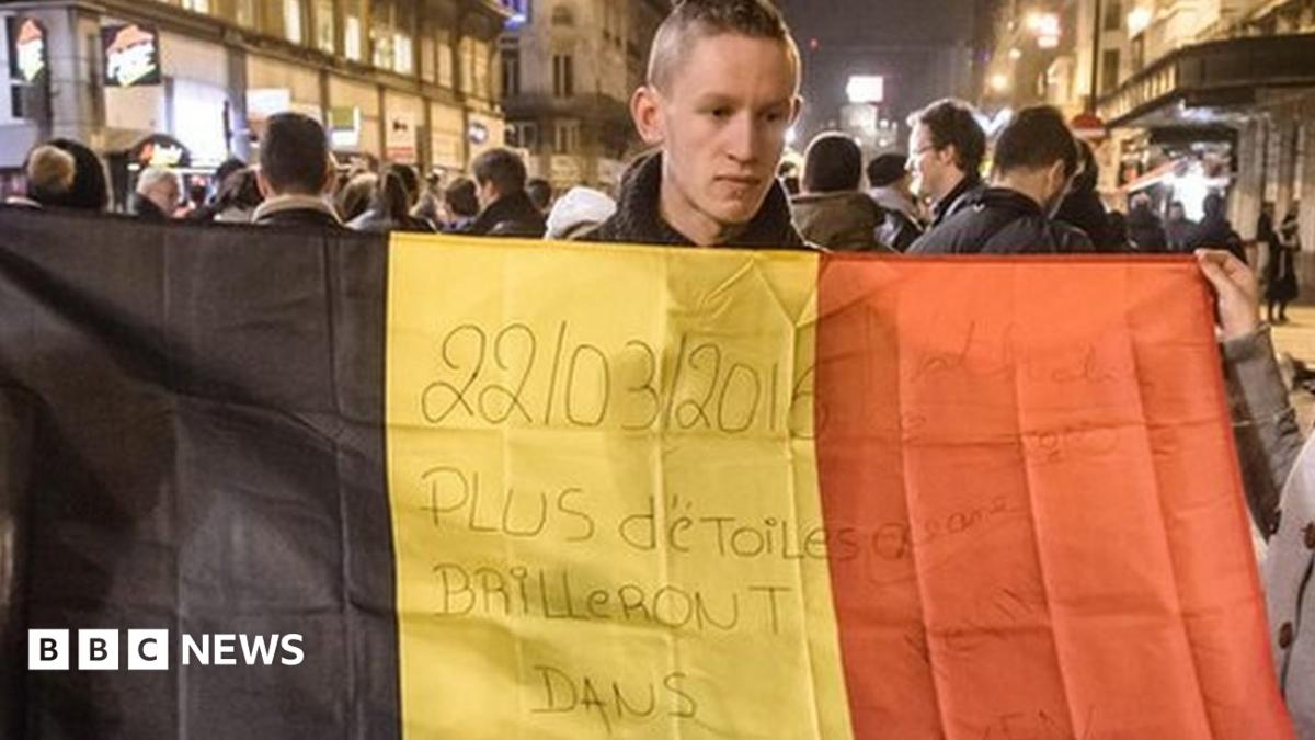 In pictures: Tributes to Brussels victims - BBC News
