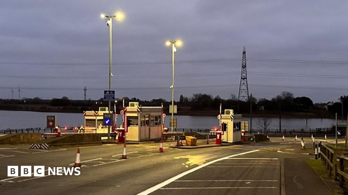 A57 Dunham Bridge fully reopens after flooding - BBC News