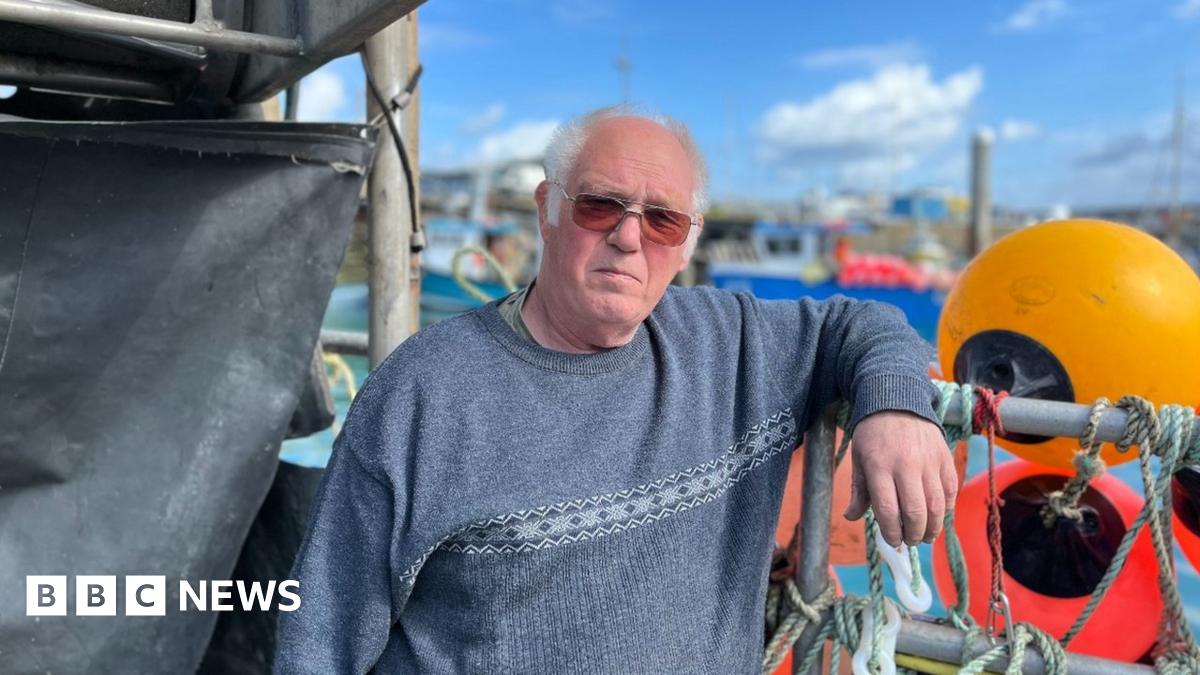 Guernsey fishers call for compensation after pollack quota set to zero - BBC News