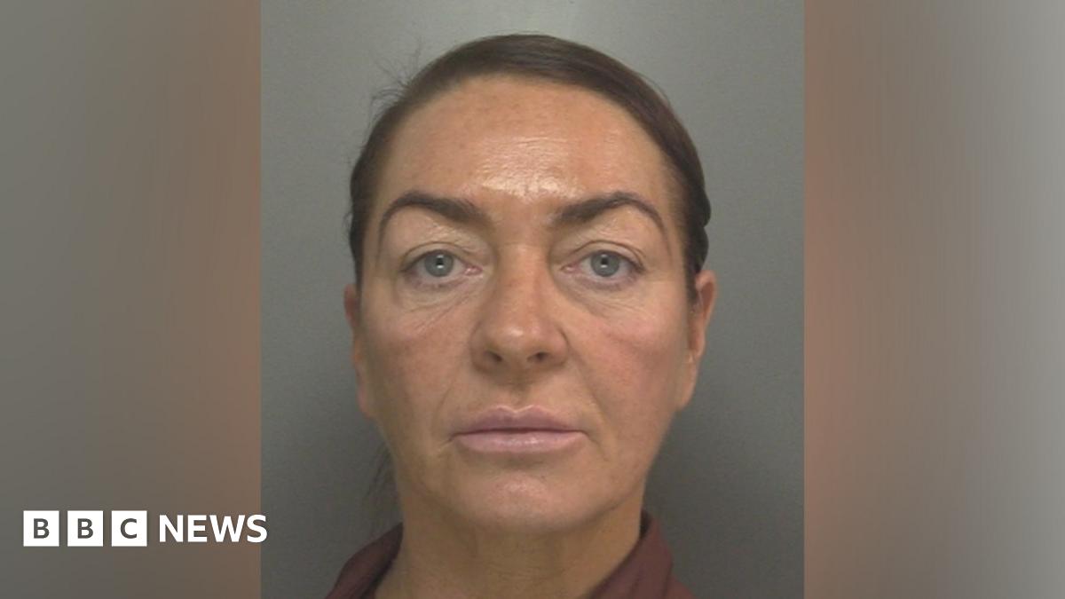 Liverpool woman found guilty of stabbing boyfriend to death - BBC News