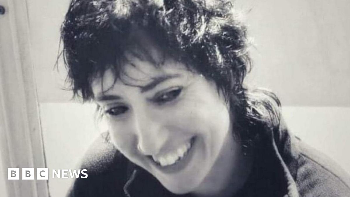 'Beautifully human' Julia Rawson 'deserved so much more' - BBC News