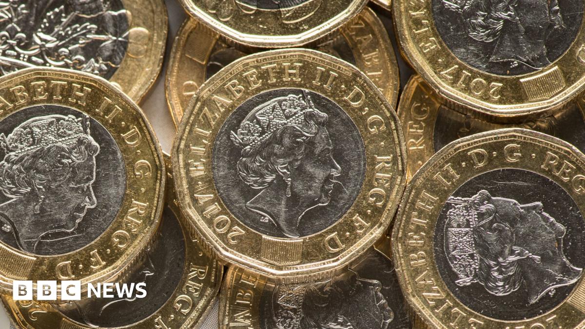 Queen Elizabeth II: Coins that are a pocketful of history - BBC News