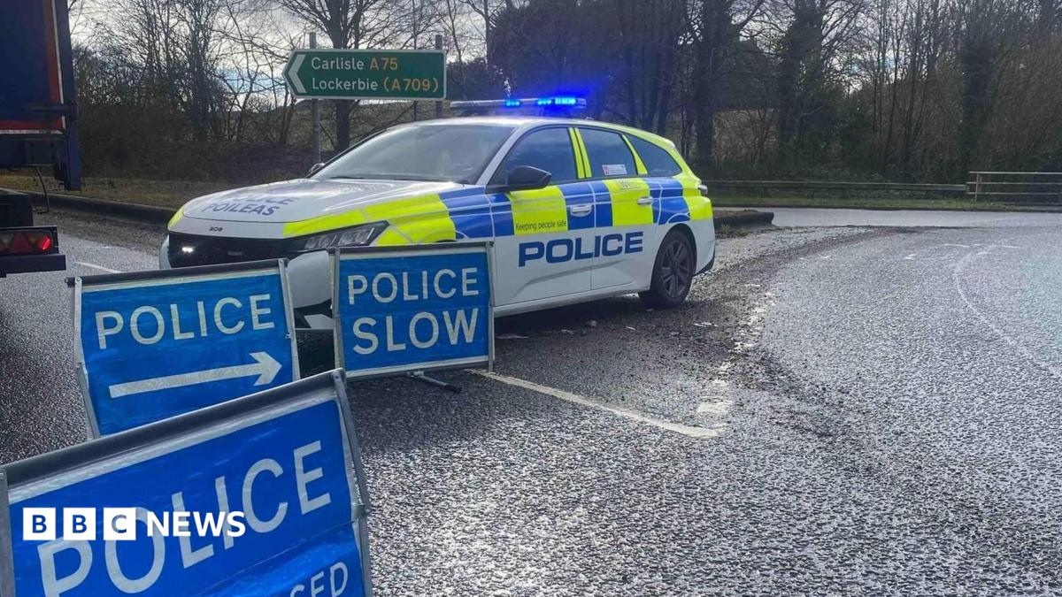 Man killed in two-vehicle crash on A75 near Dumfries - BBC News