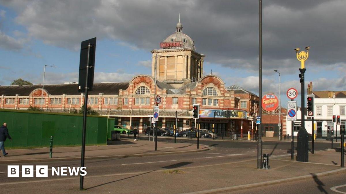 Southend's Kursaal added to 'endangered' building list - BBC News