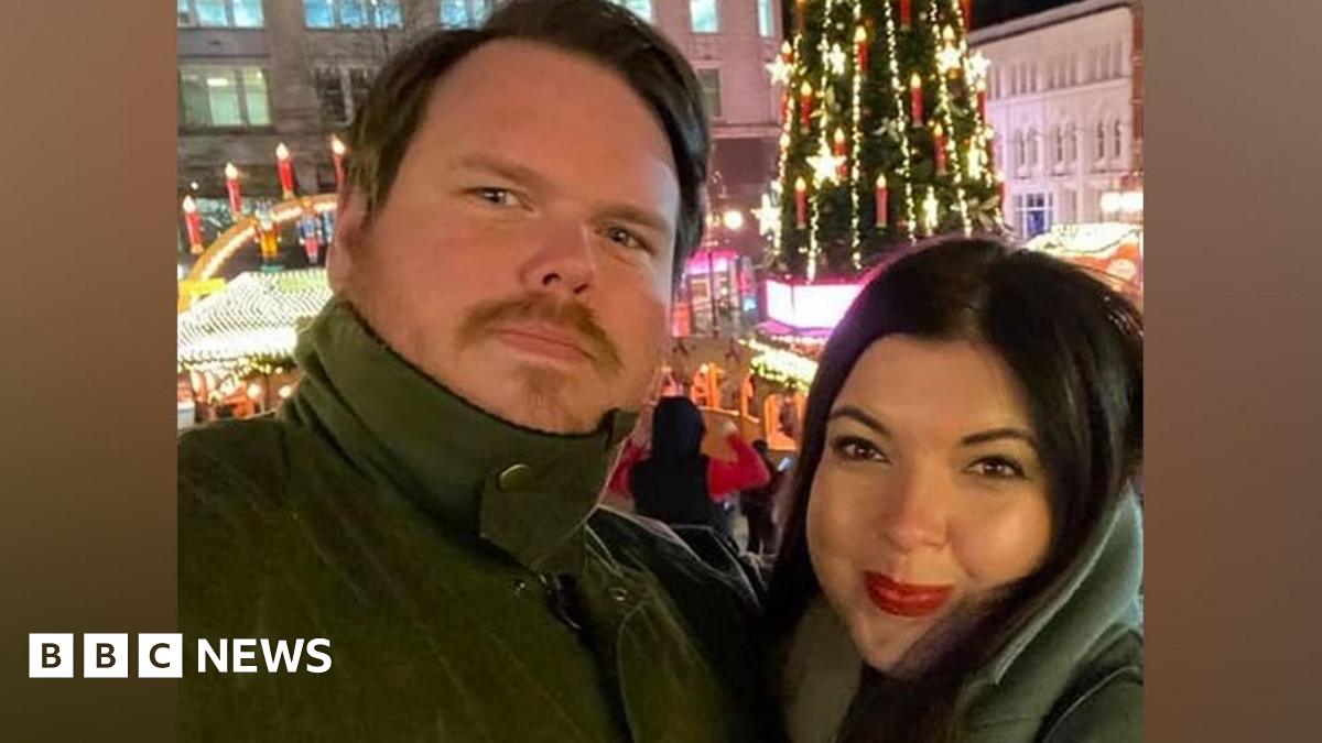 Hutton couple donate Christmas dinners for charity - BBC News