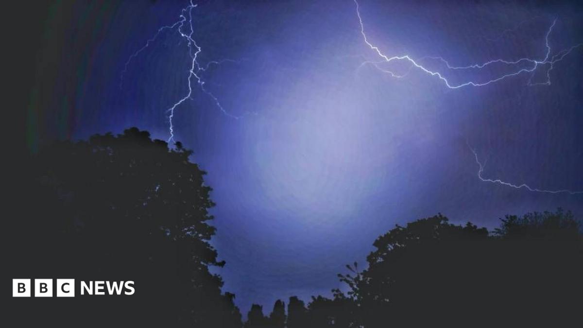 Were you woken by London's thunder and lightning? - BBC News