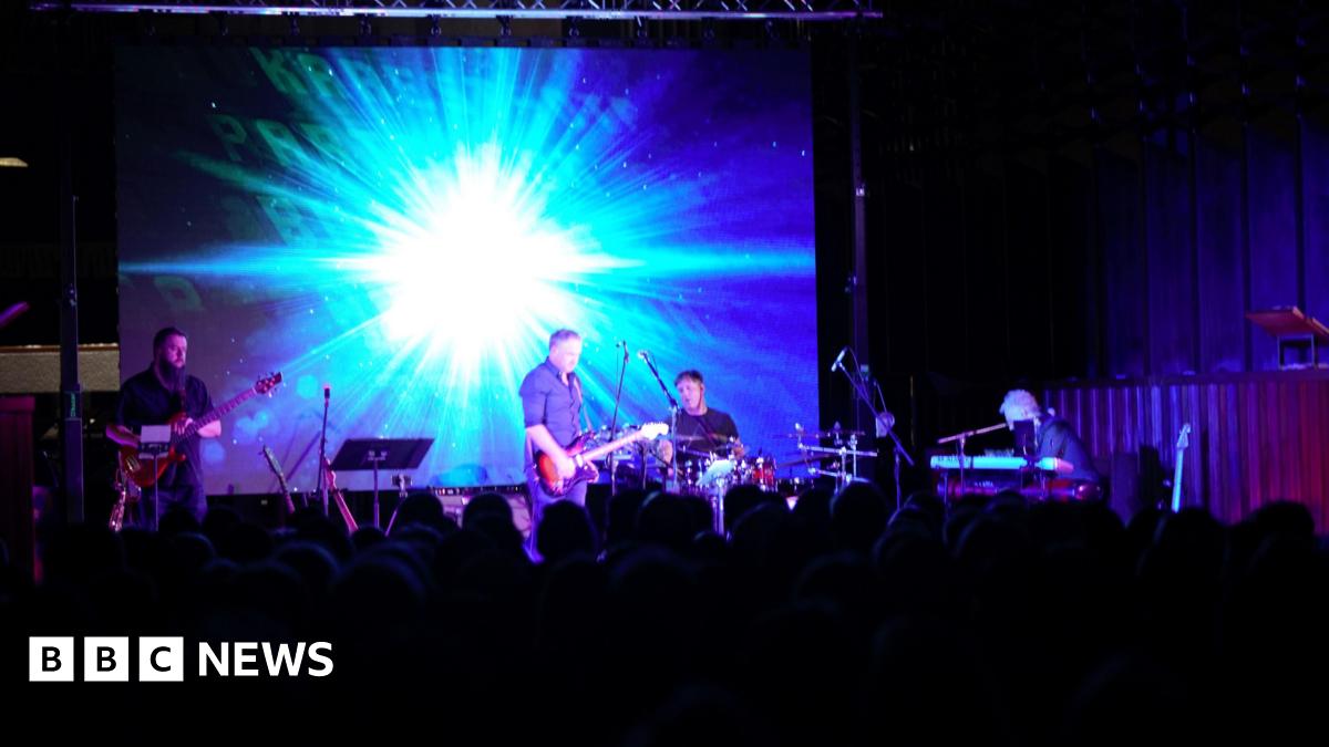 Coventry Cathedral's pipe organ used for Pink Floyd celebration - BBC News
