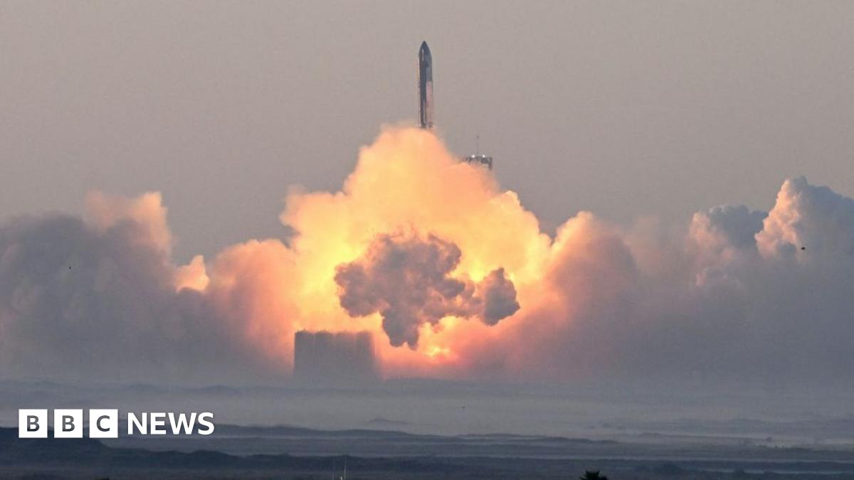 What is Elon Musk's Starship space vehicle? - BBC News