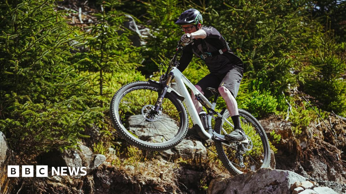 Kielder Forest mountain bike trails unveiled in Northumberland - BBC News