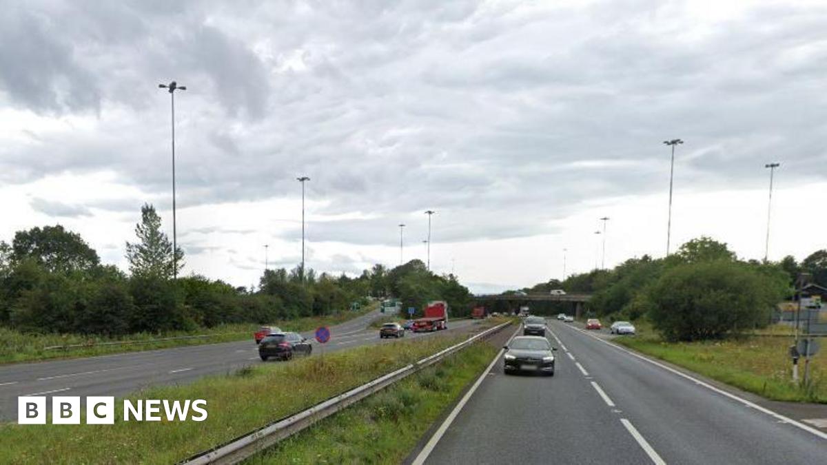 A38 in Burton area shut for hours after crash left man critical - BBC News