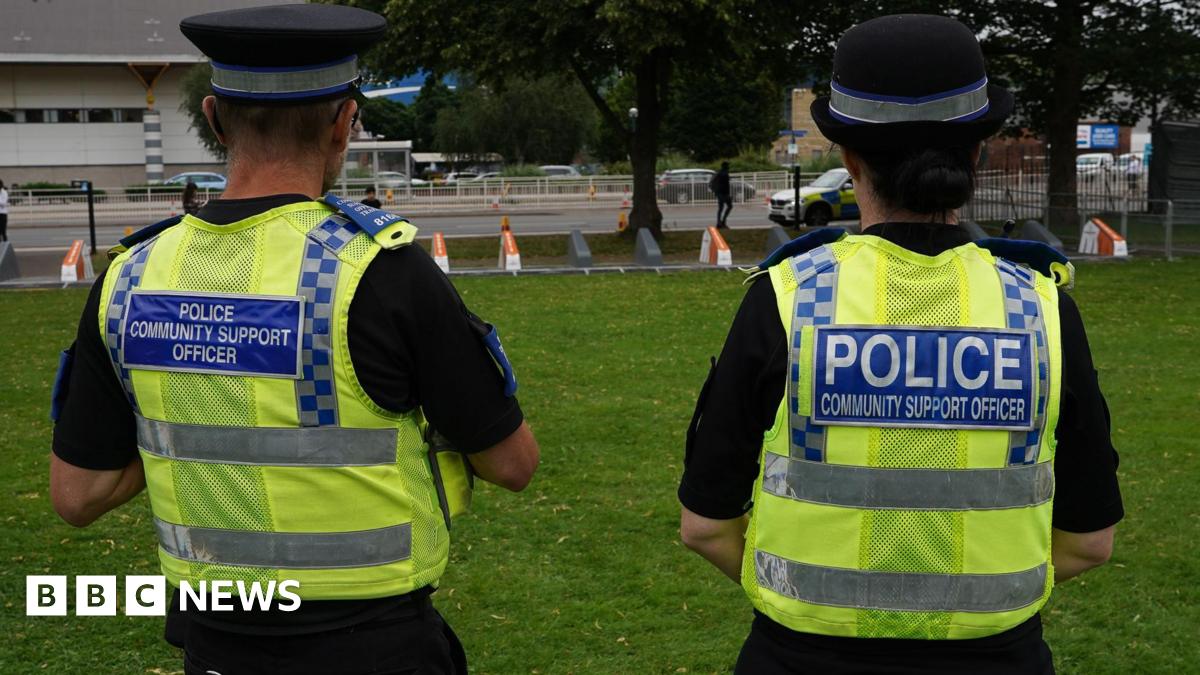 Extra £100m funding announced as police warn of cuts - BBC News