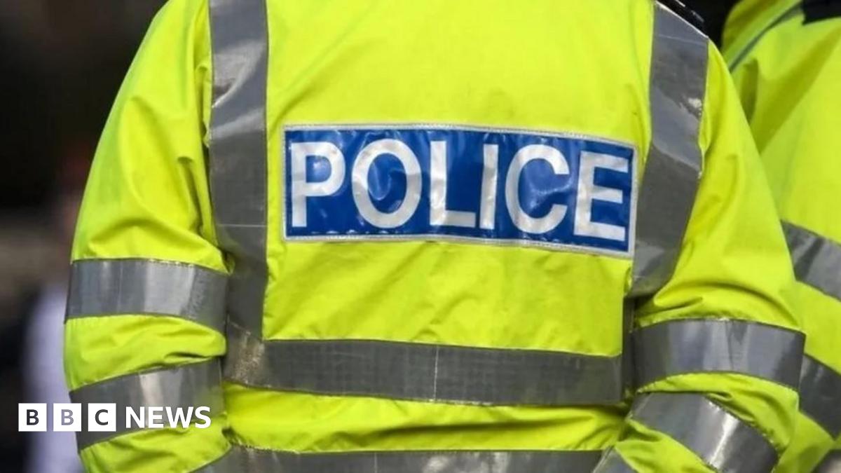 Man suffers face and chest wounds in Marlborough knife attack - BBC News