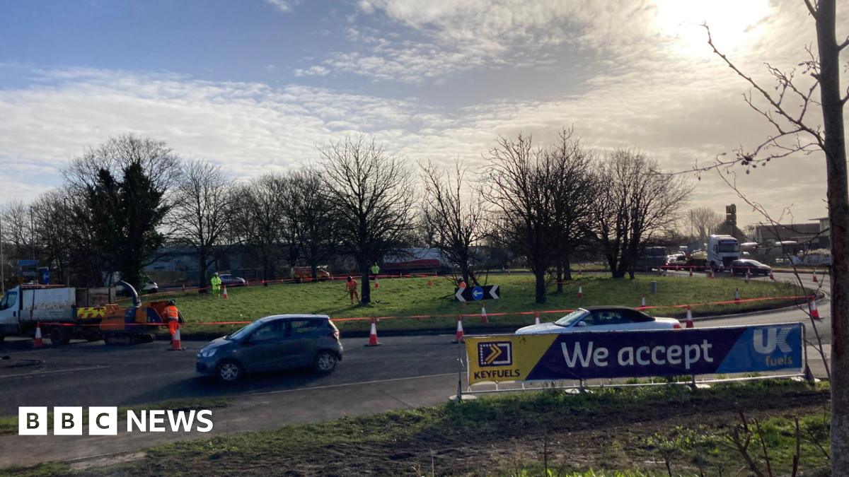 Bridgwater: M5 J23 Dunball roundabout roadworks to begin - BBC News