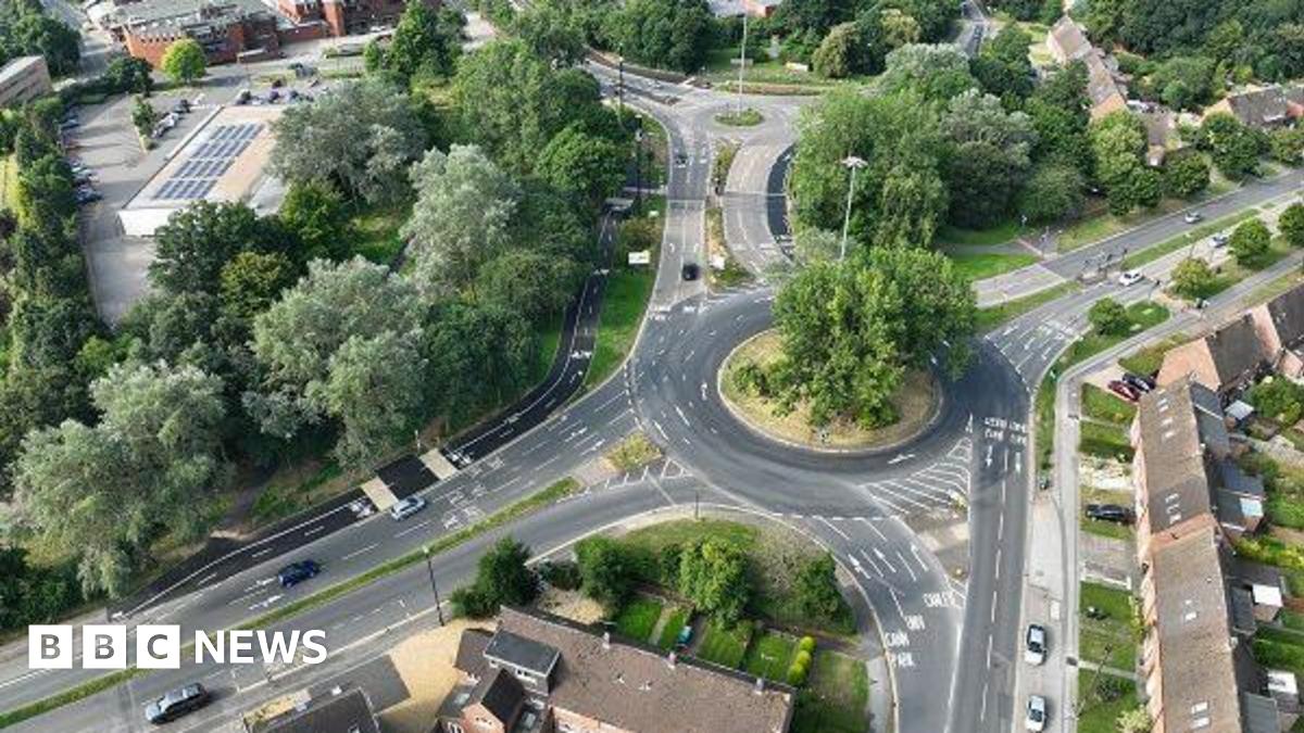 Coventry cycling route reopens after £1.5m upgrade - BBC News