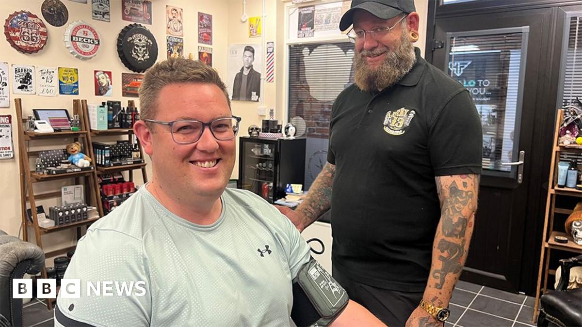 Lytham barber offers blood pressure tests to customers - BBC News
