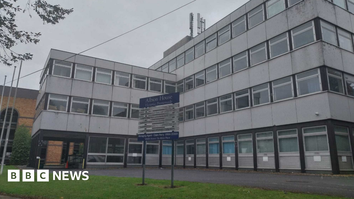 Future of Northampton building to be decided - BBC News