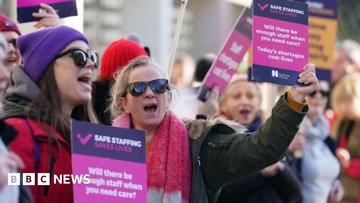 Nurses to vote on pay deal as potential strike looms - BBC News