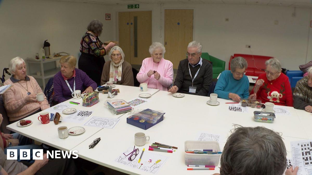 Devon charity hosts community group to tackle loneliness - BBC News