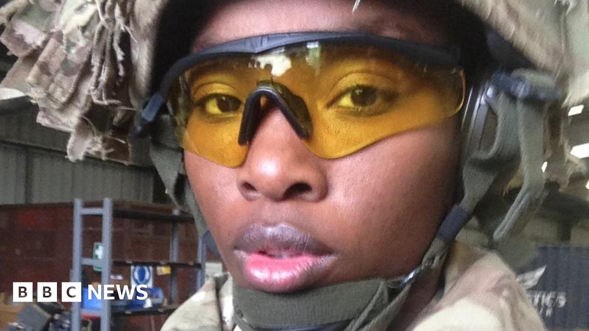 British Army racism apology to black ‘poster girl’ soldier - BBC News