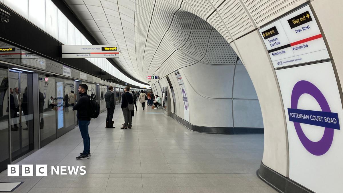 New trains for the Elizabeth line delight Sadiq Khan - BBC News