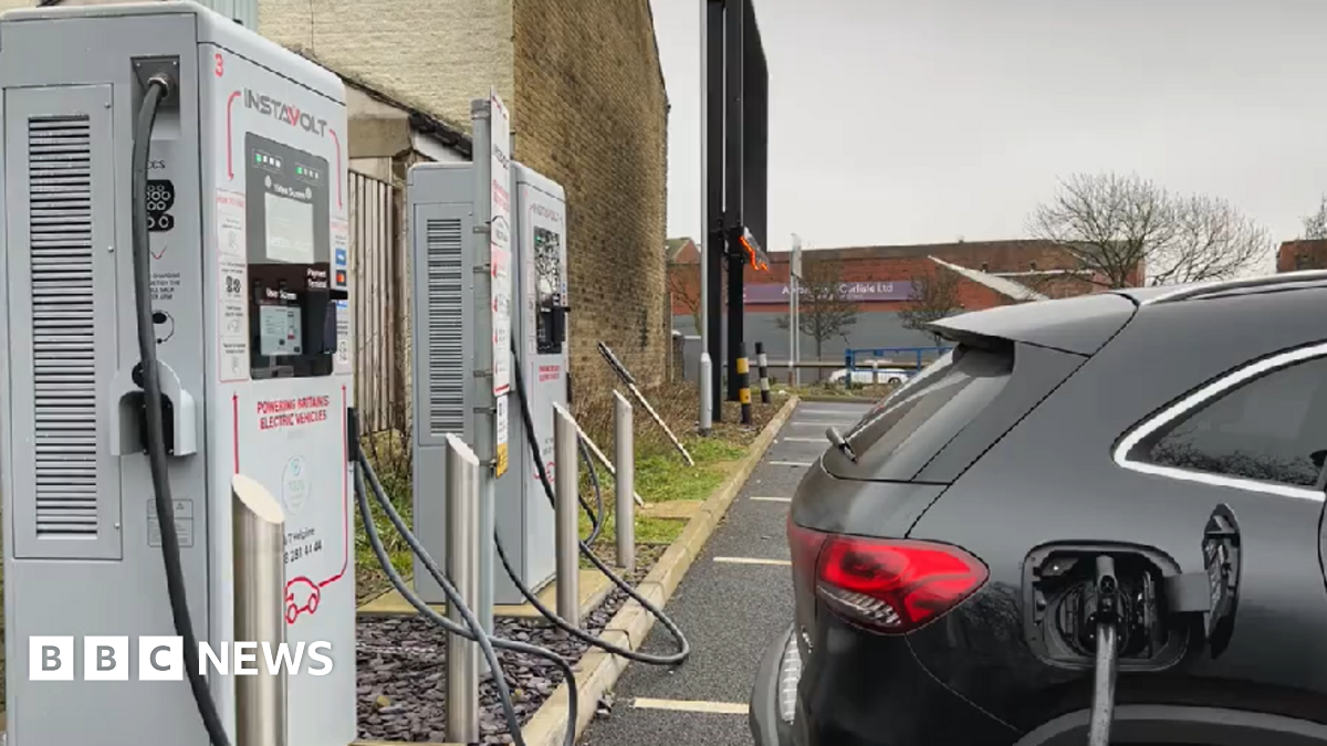 'Does Bradford need 1,000 new electric vehicle charging points?' - BBC News