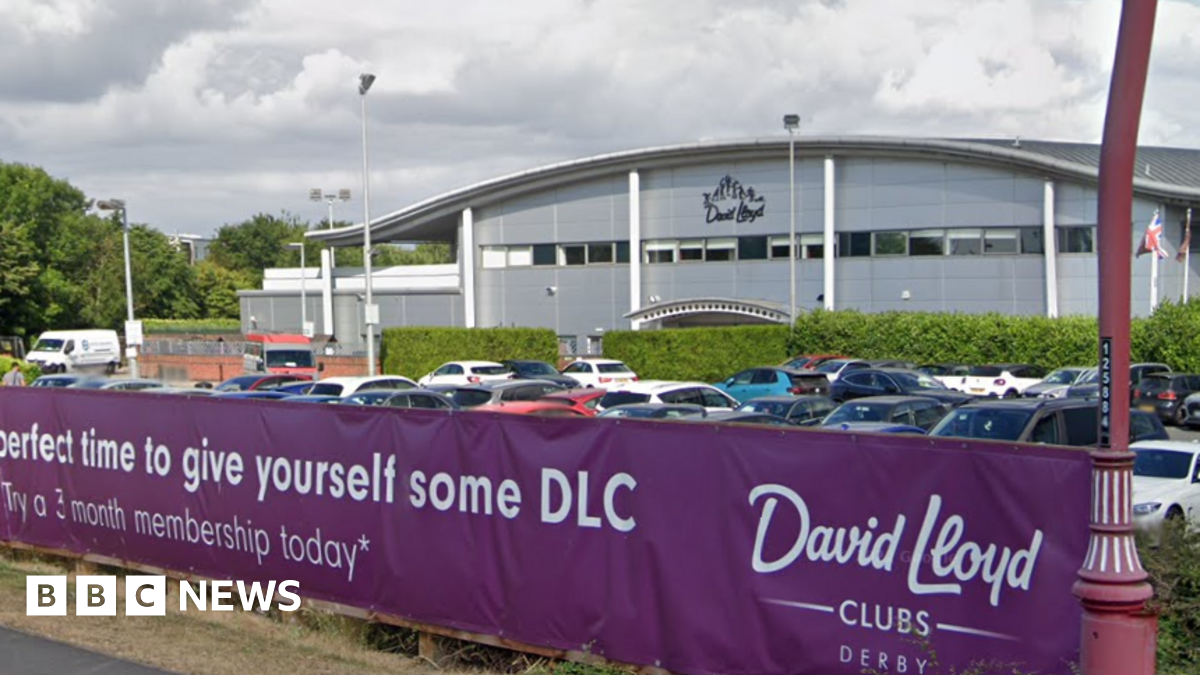 Mouse droppings found in David Lloyd gym in Derby - BBC News