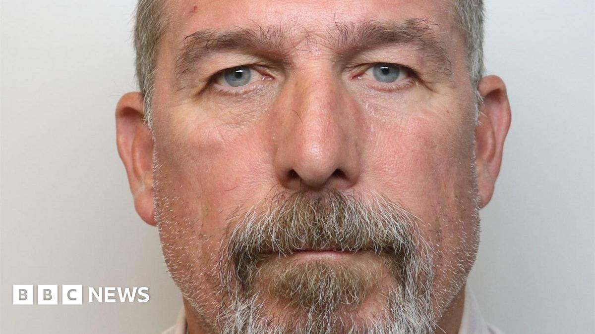 Repeat sex offender who 'terrified' girls jailed - BBC News