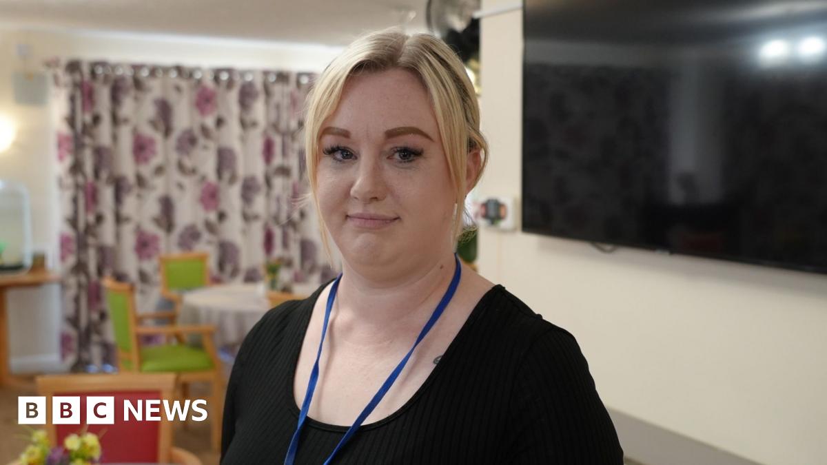 Dereham care home buys bottled water after supply cut off - BBC News