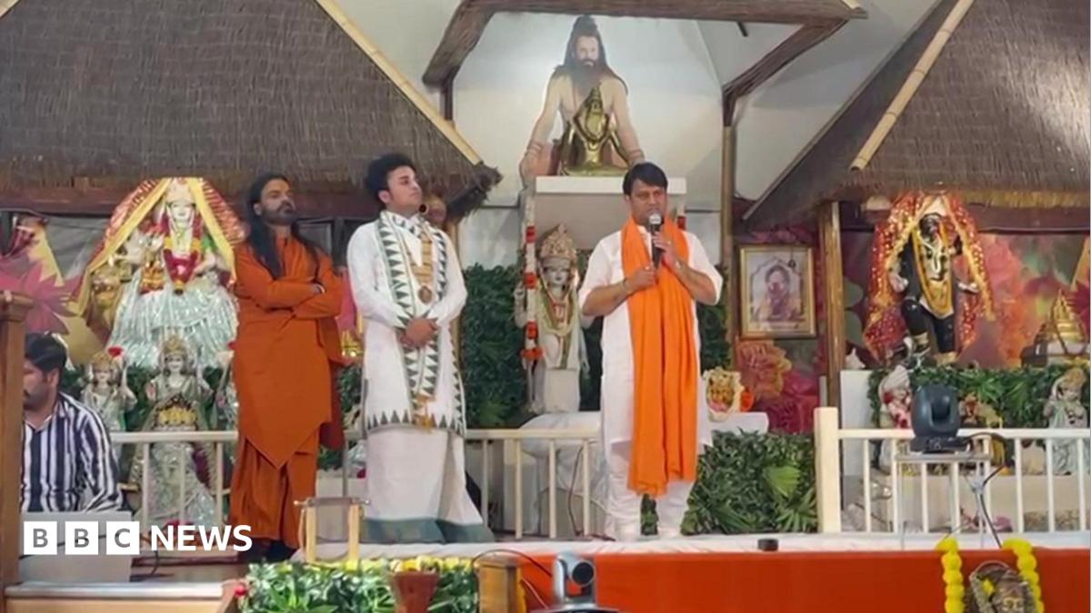 Temple prayers held as plane crash London deaths confirmed - BBC News