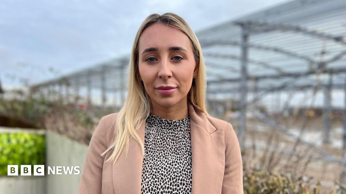 Corby resident 'let down' by wrong-street council blunder - BBC News