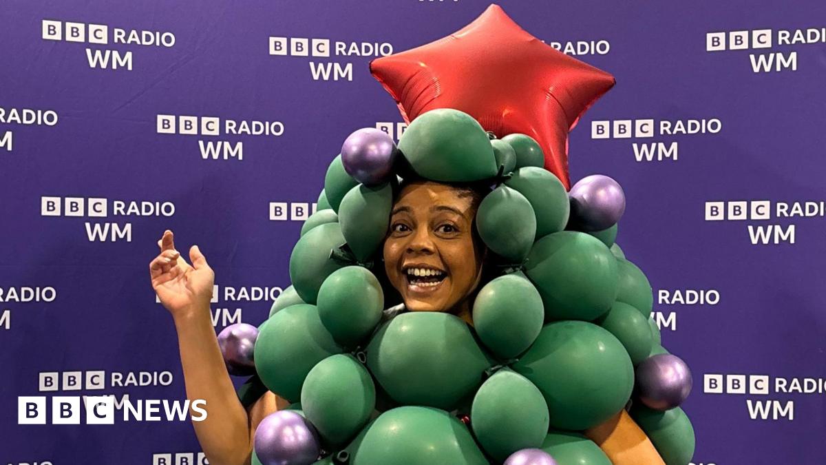 Sutton Coldfield Christmas tree to be build from 100,000 balloons - BBC ...
