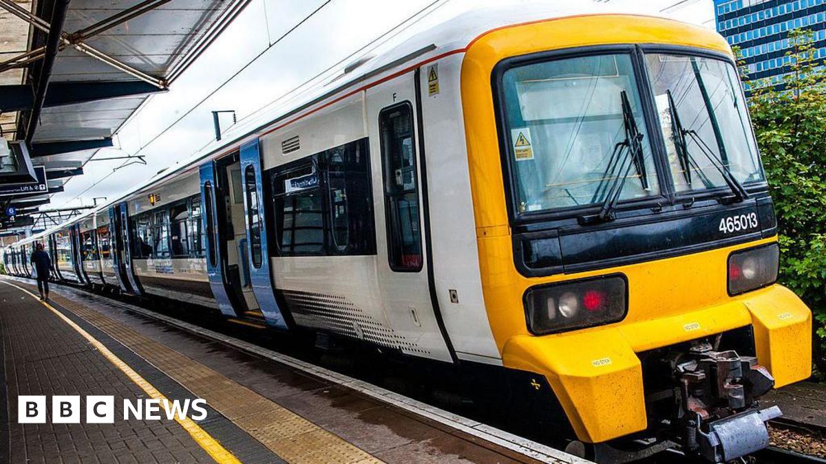 Southeastern: Train operator introduces autumn timetable - BBC News