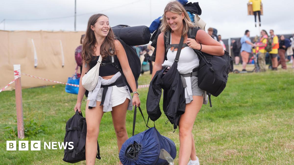 Glastonbury Festival: Thousands of people head to Worthy Farm - BBC News