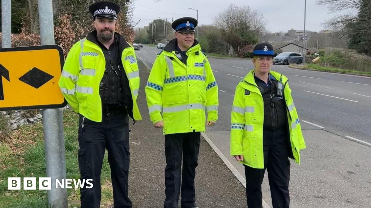 Drivers arrested and cars seized in Cornwall police crackdown - BBC News