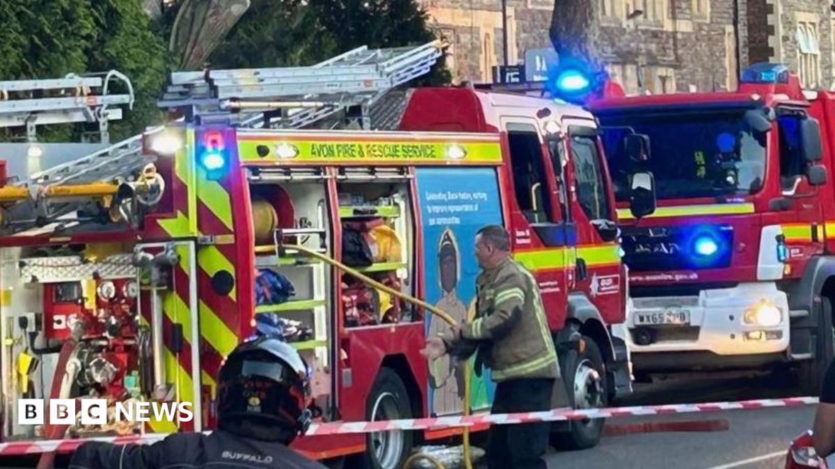 Road closed as busy restaurant evacuated after fire - BBC News
