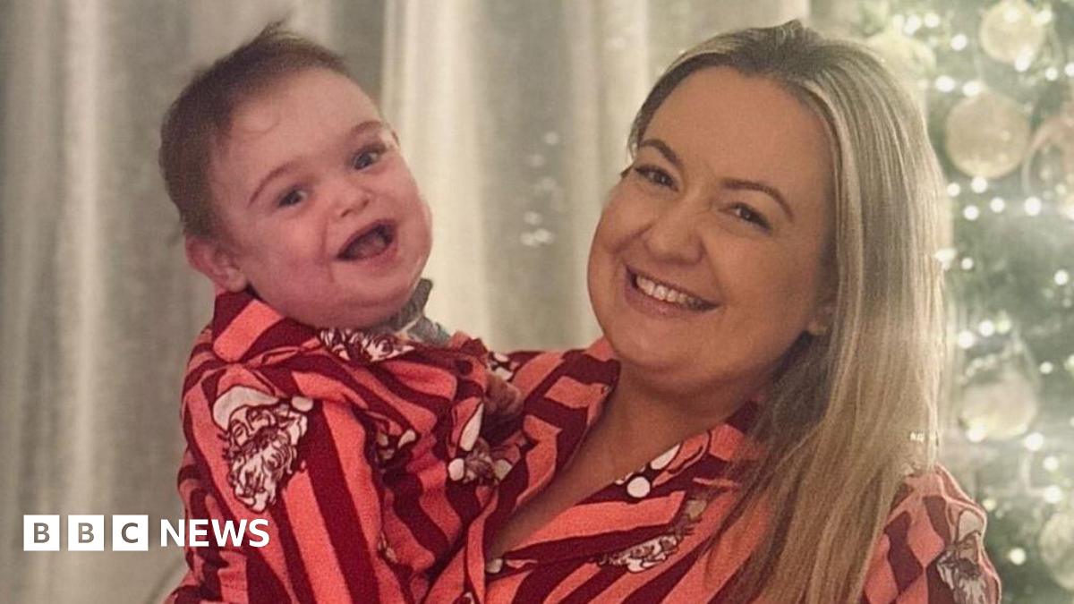Miracle baby from Brighton will spend first Christmas at home - BBC News