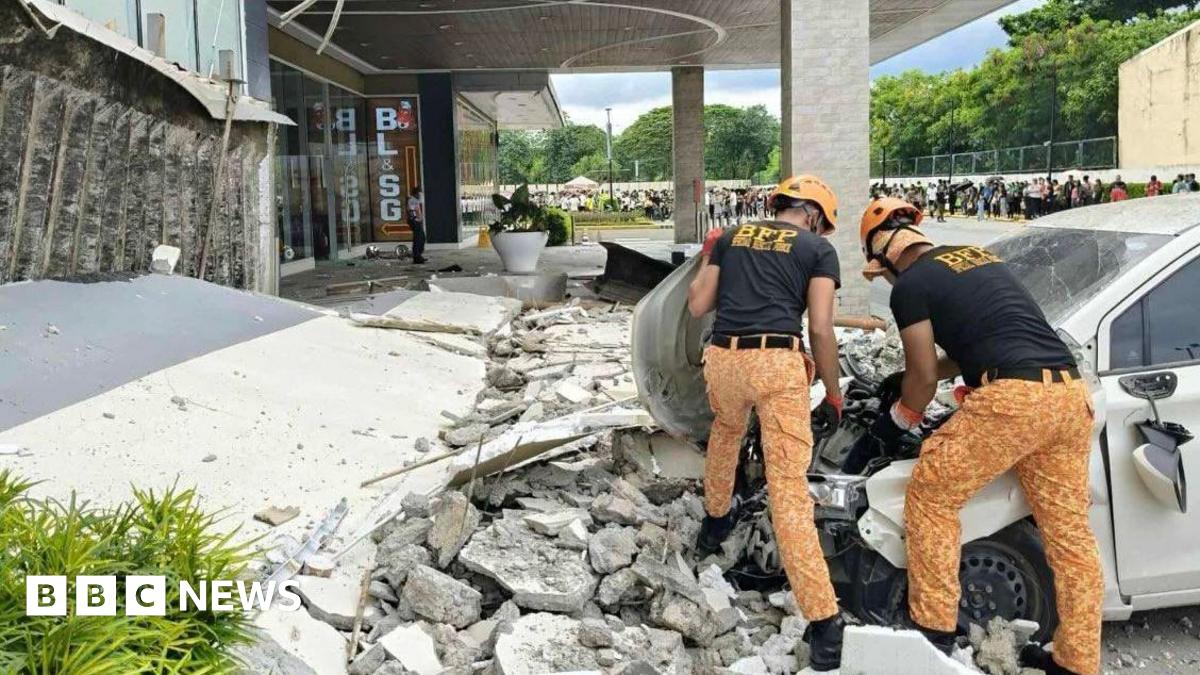 Strong 7.4 magnitude earthquake hits southern Philippines - BBC News