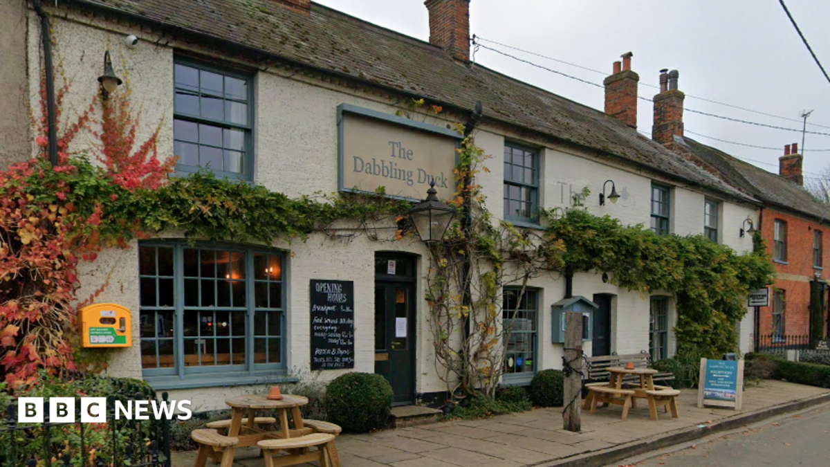 Dabbling Duck pub can use field as car park despite fire concern - BBC News