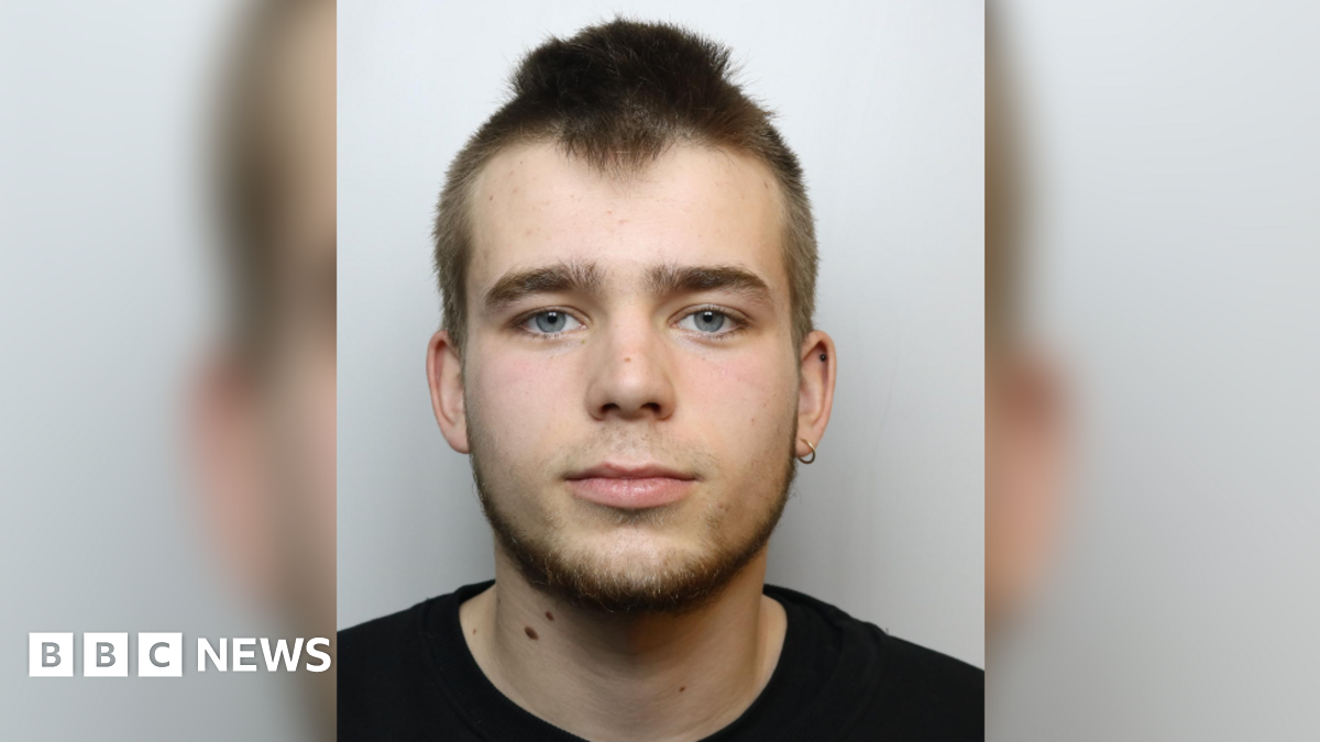 Man jailed over fatal A3098 Dilton Marsh crash - BBC News