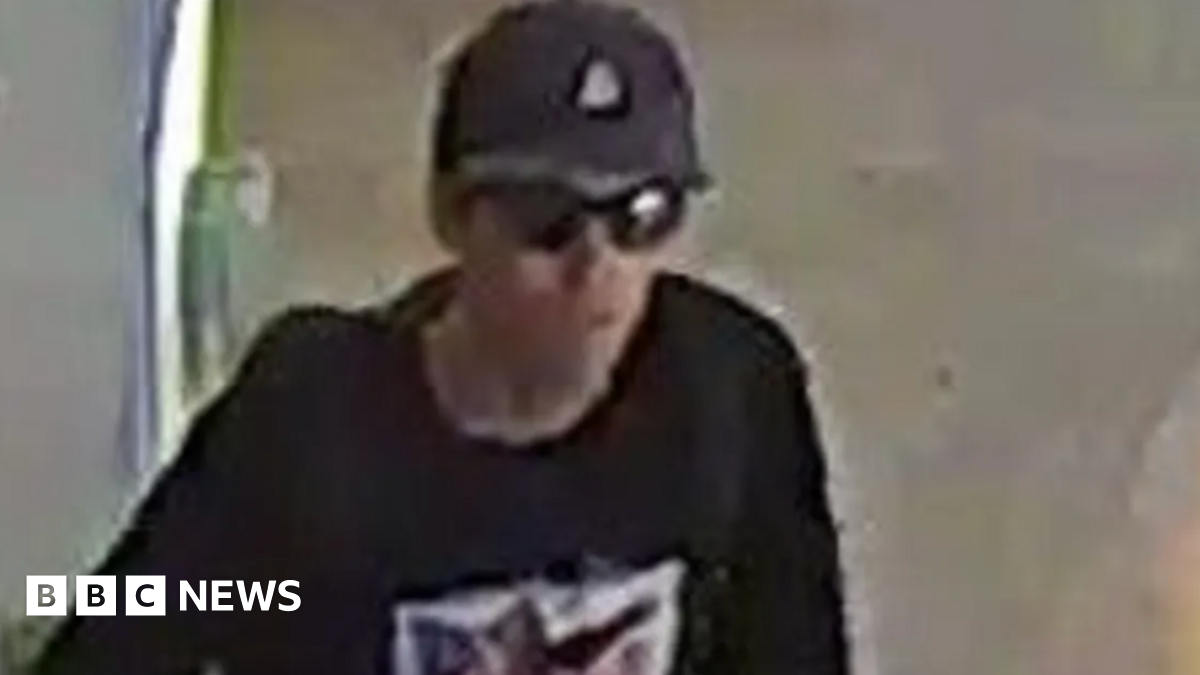 Who is Tyler Robinson, the suspect in custody for shooting Charlie Kirk? - BBC News